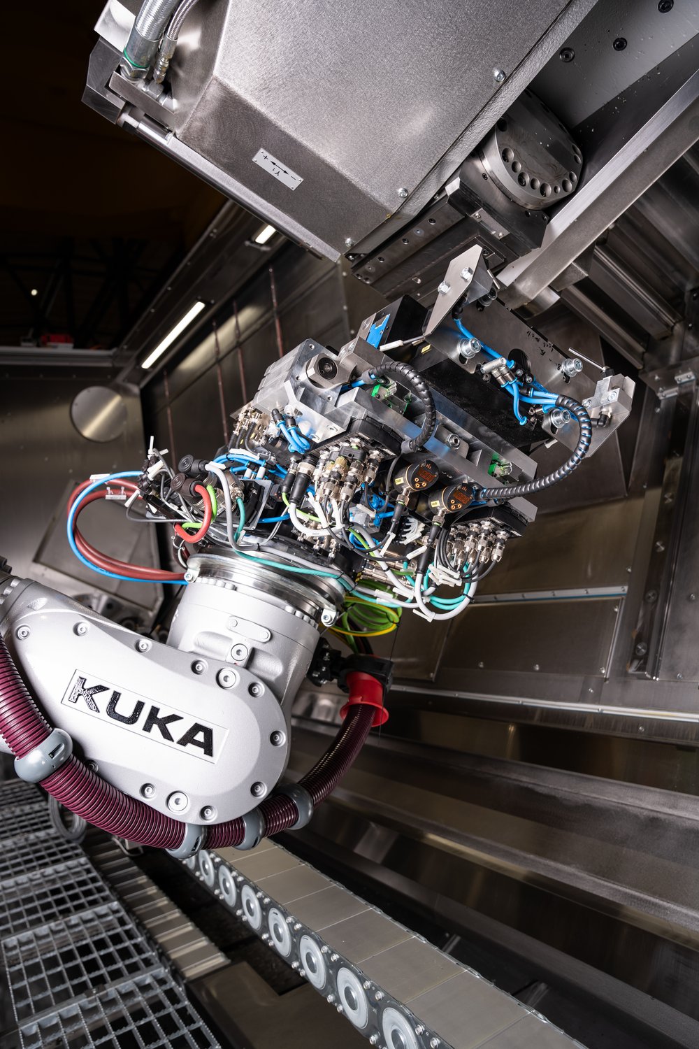 Turnkey system for a totally flexible and fully integrated machining ...